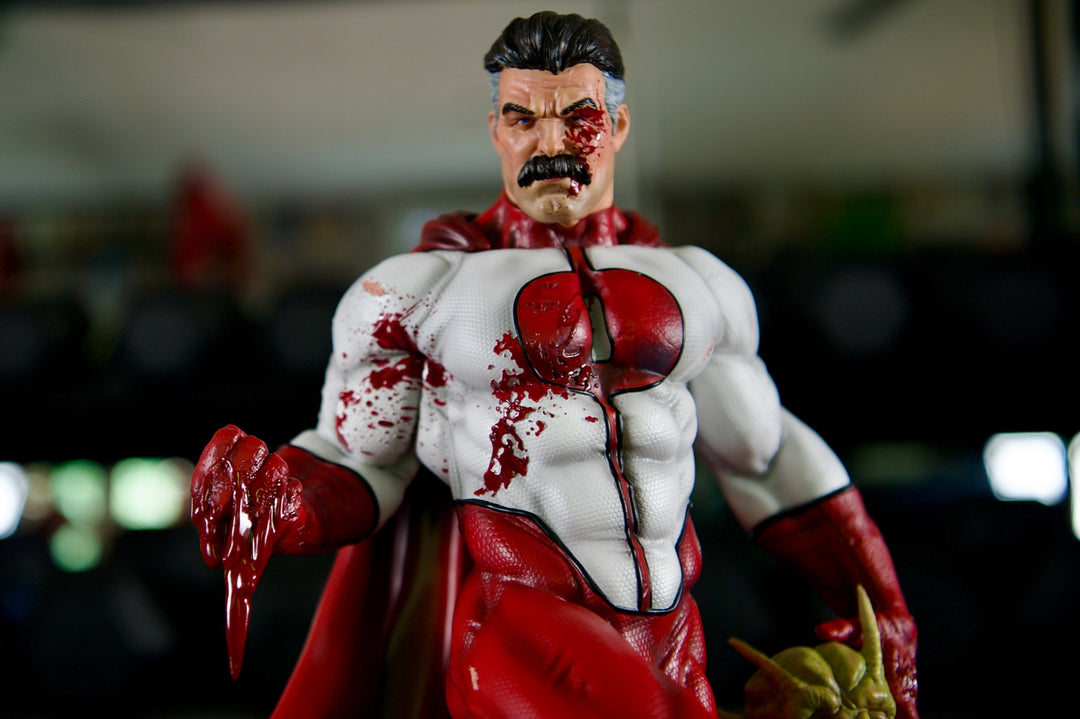 Invincible - Omni Man | 1:4 Resin Statue | von Imaginary Koncepts ...
