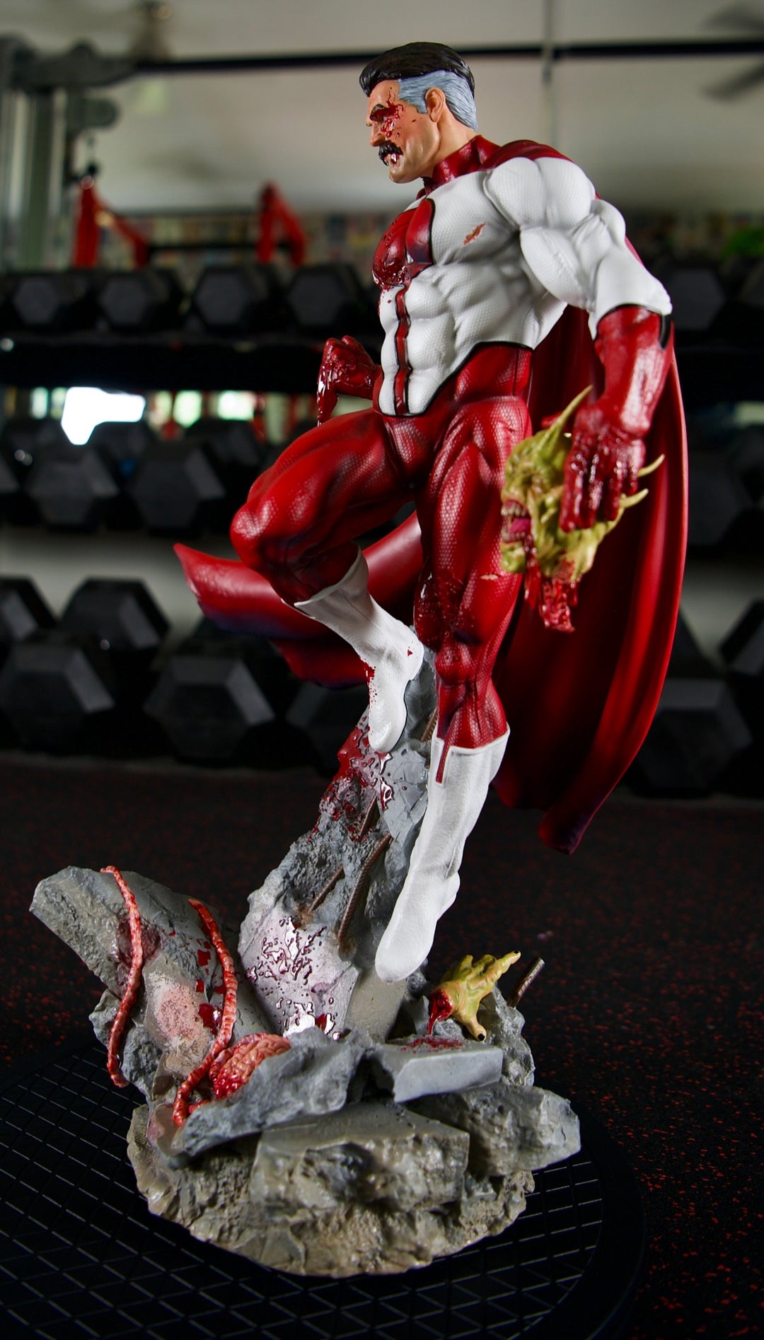 Invincible - Omni Man | 1:4 Resin Statue | von Imaginary Koncepts ...